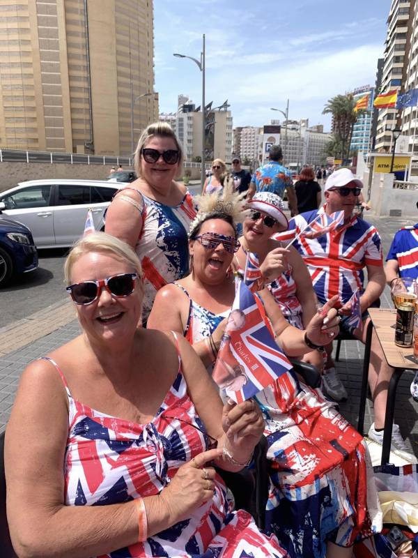 ! Murcia Today - Thousands Of Patriotic Brits Celebrate The Coronation ...